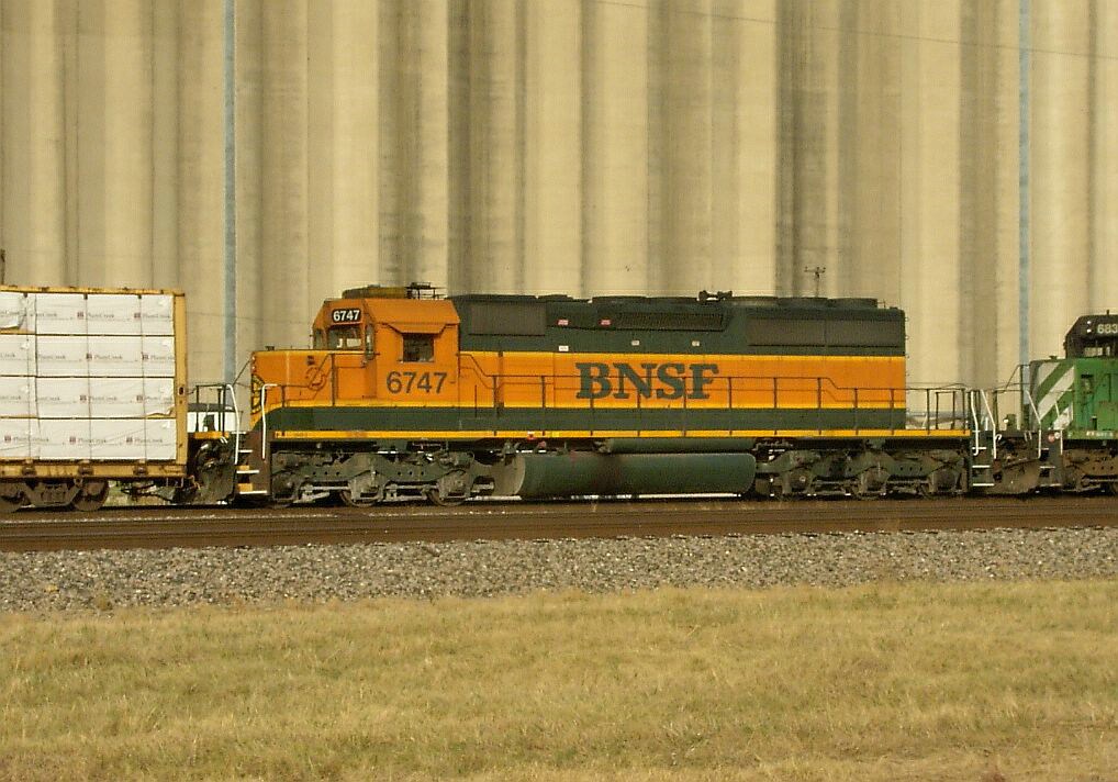 BNSF 6747